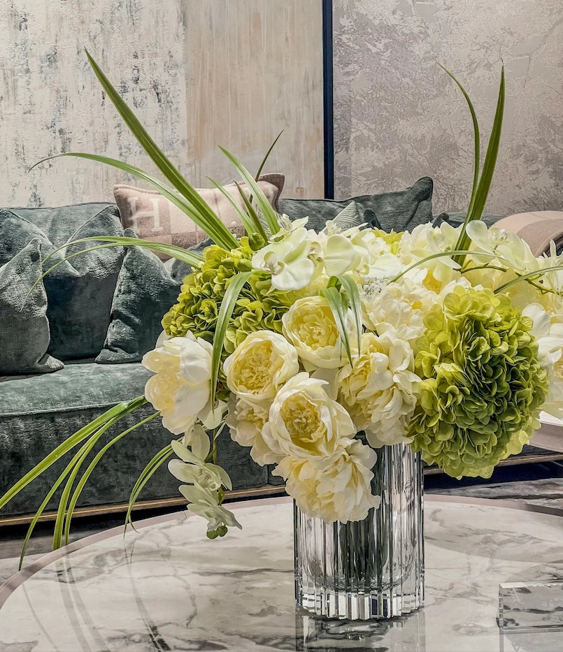 FLOWERS & VASES – AROWONEN